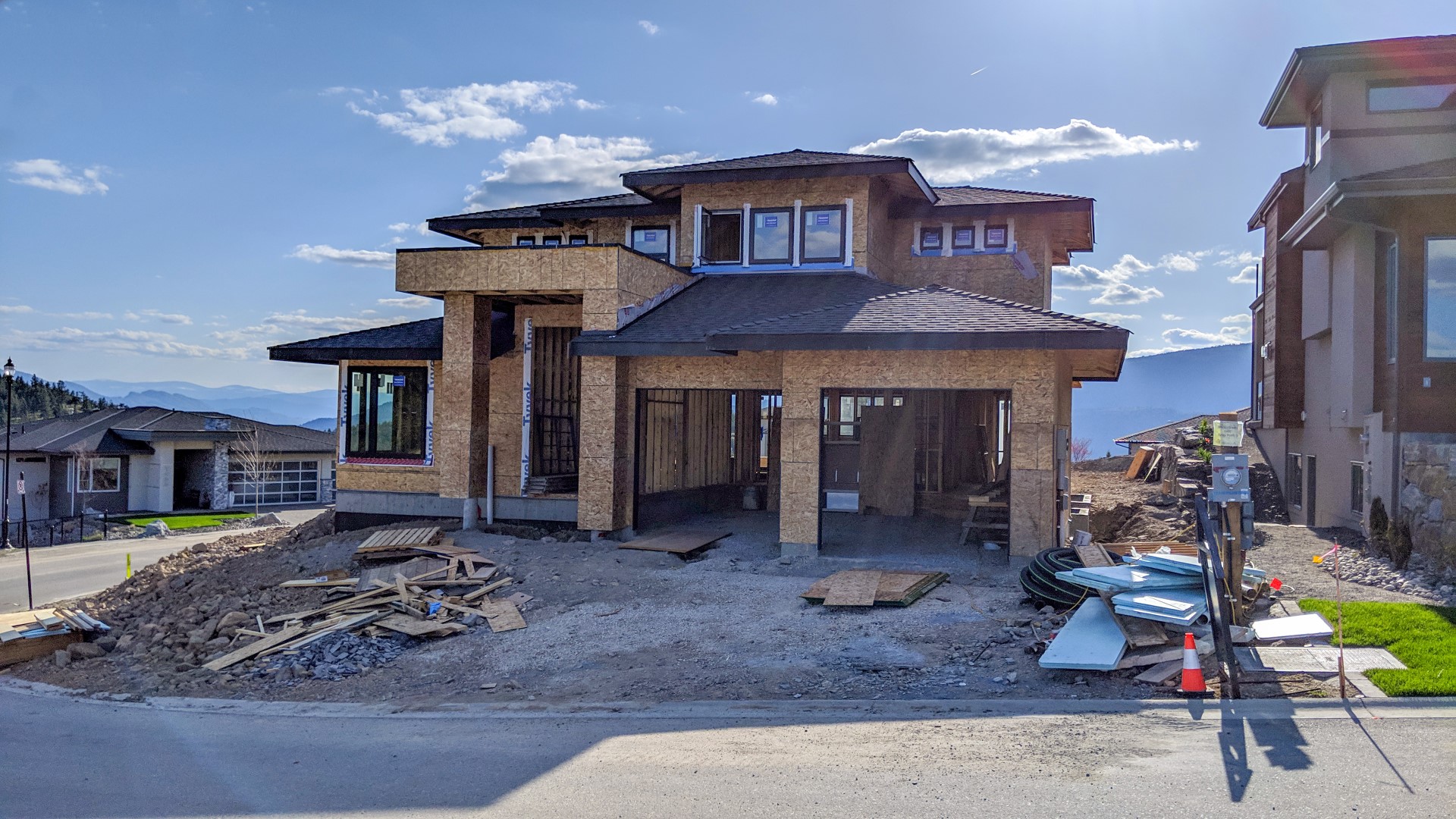 Rocky Point Lot 17, Roof Is On • Rykon Construction