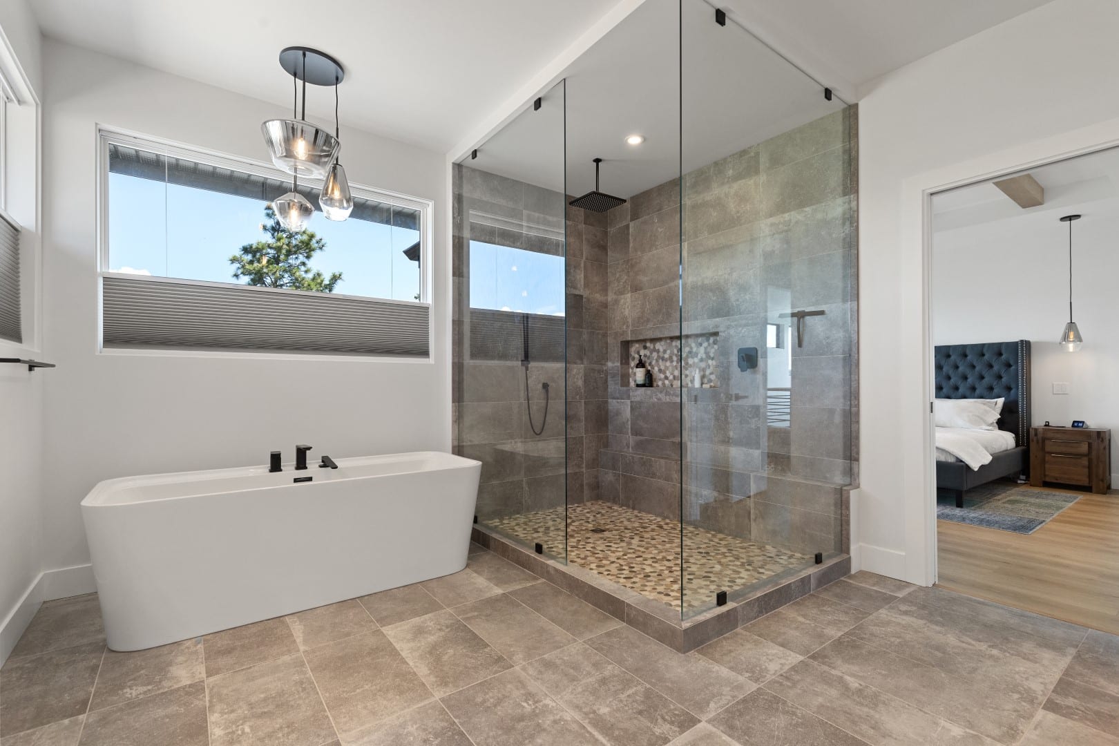 254 Summer Wood, Floor To Ceiling Glass • Rykon Construction